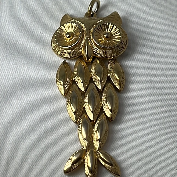 Avon | Jewelry | Vintage Avon Gold Owl Pendant | Poshmark